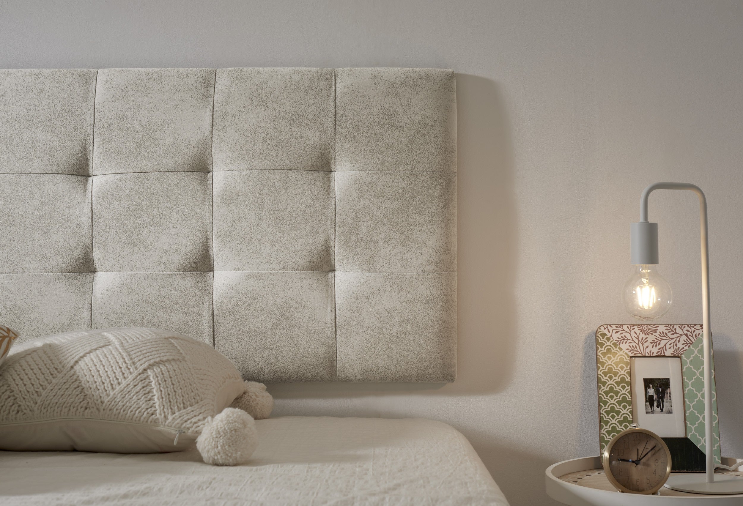 Capitone headboard store